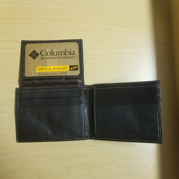 Columbia | Accessories | New Columbia Bifold Wallet | Poshmark